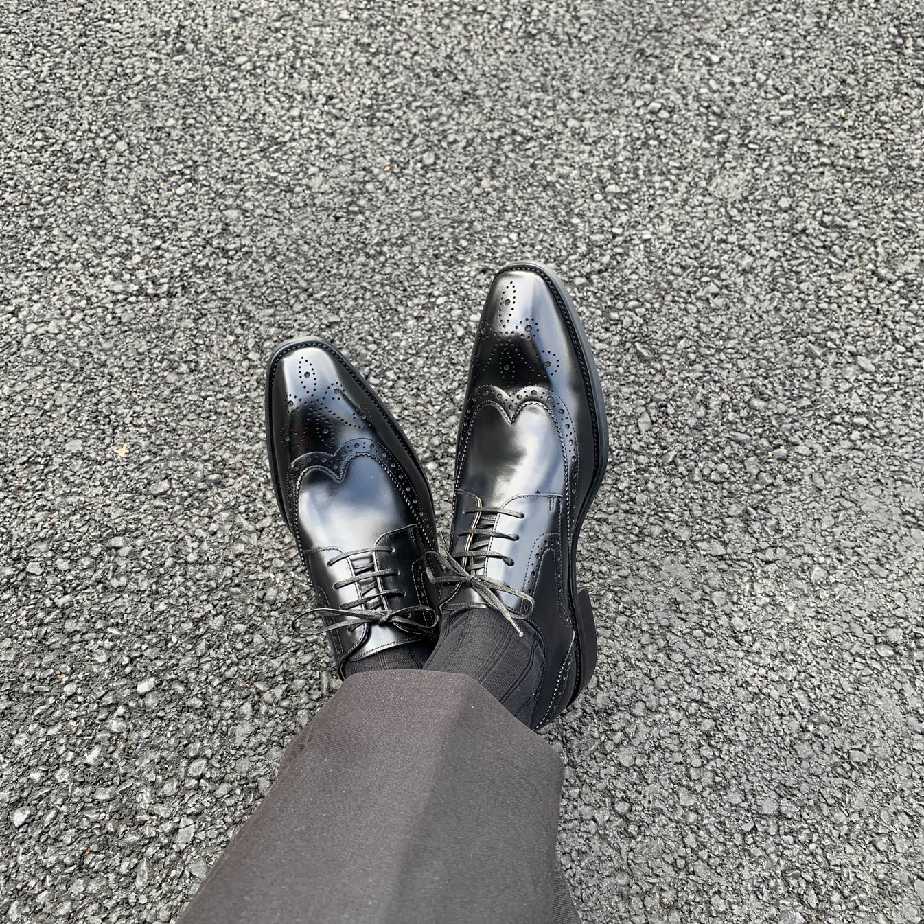 Classic Black Wingtip Brogue Derby Shoes for Timeless Formality – Hollo ...