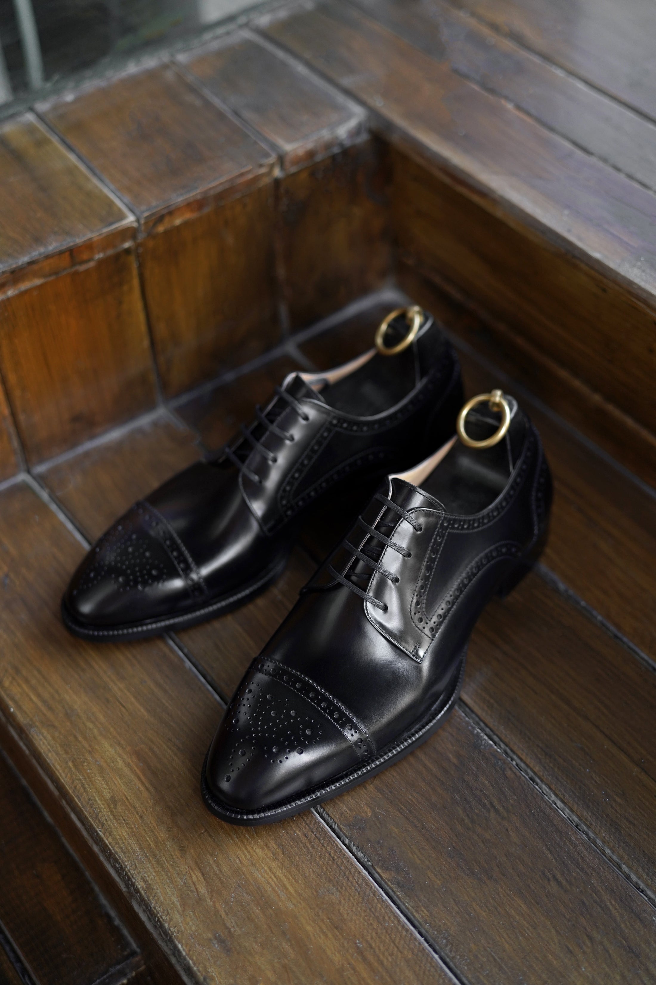 Handmade Black Cap-Toe Leather Derby Brogues - Versatile Formal Shoes ...