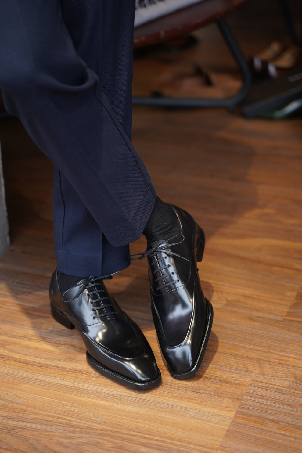 Polished Black Split Toe Apron Oxford Dress Shoes - Modern Formalwear ...